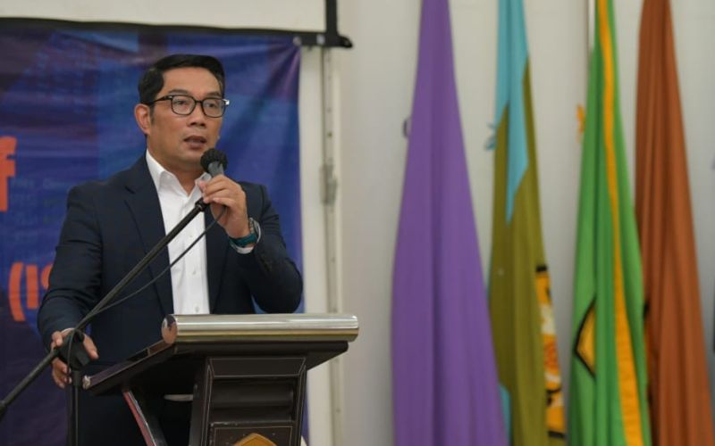 Ridwan Kamil Ingin Masyarakat yang Tidak Terdampak Resesi untuk Bela ... Ridwan Kamil Ingin Masyarakat yang Tidak Terdampak Resesi untuk Bela ...